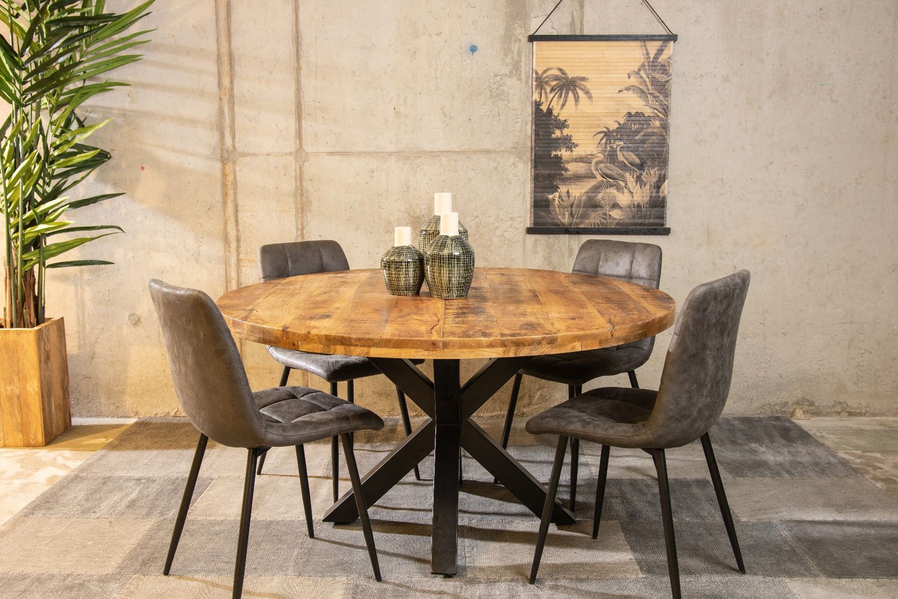 Rustic Kerela Mango 'Round' Table – A World of Furniture